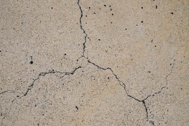 matière mur béton fissure fissuré enduit sol revêtement - Grange-Delmas ...